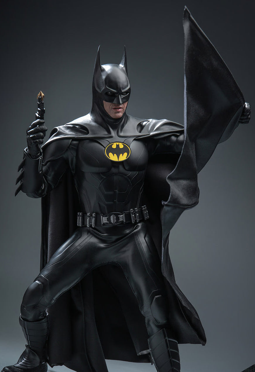 READY🔥Hot Toys MMS712 The Flash – Batman (Modern Suit) 1:6th Scale Col ...